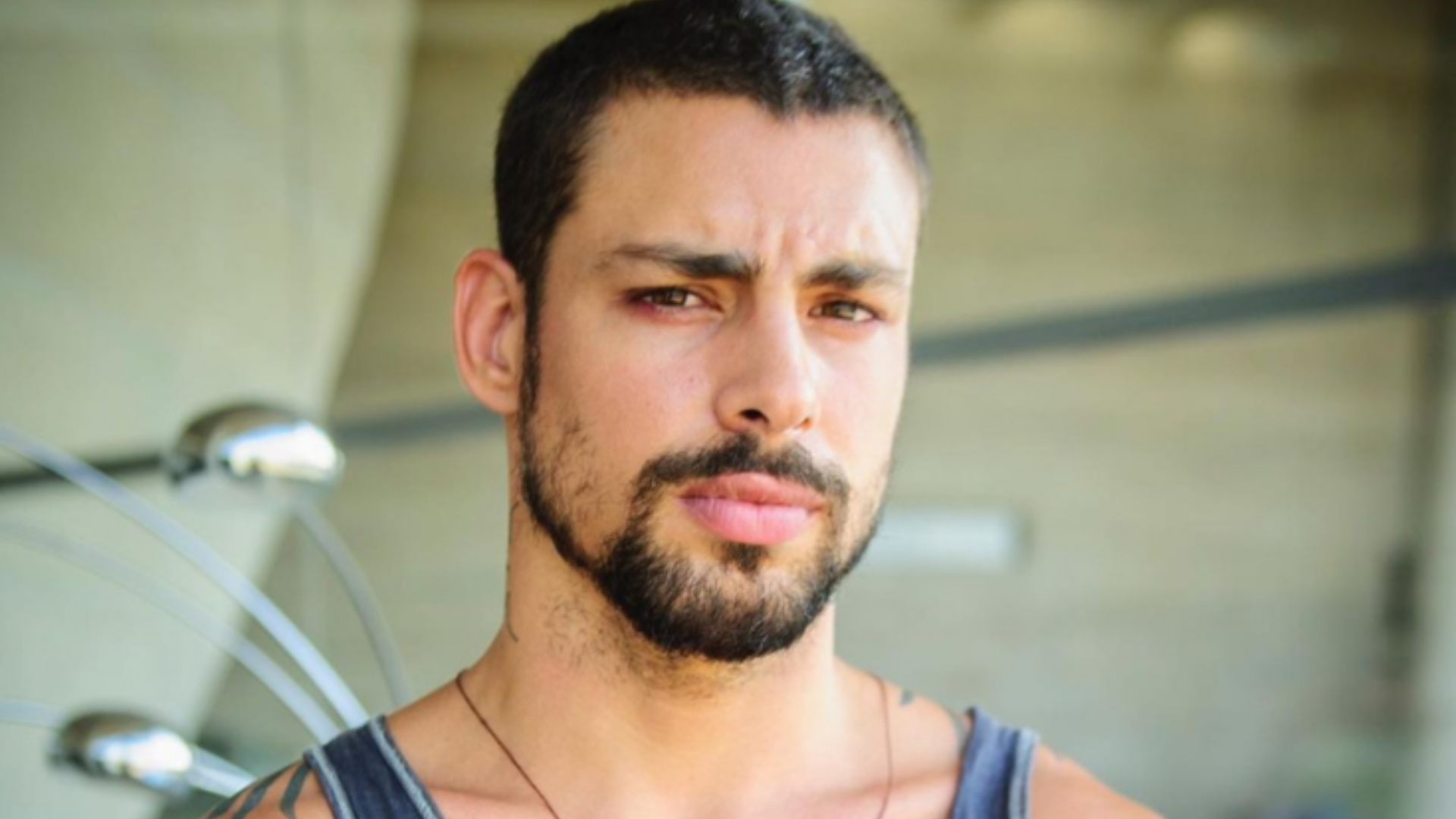 O ator Cauã Reymond revela que já foi preso e revela motivo